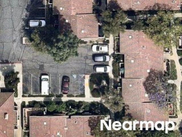 Lakeview Ave