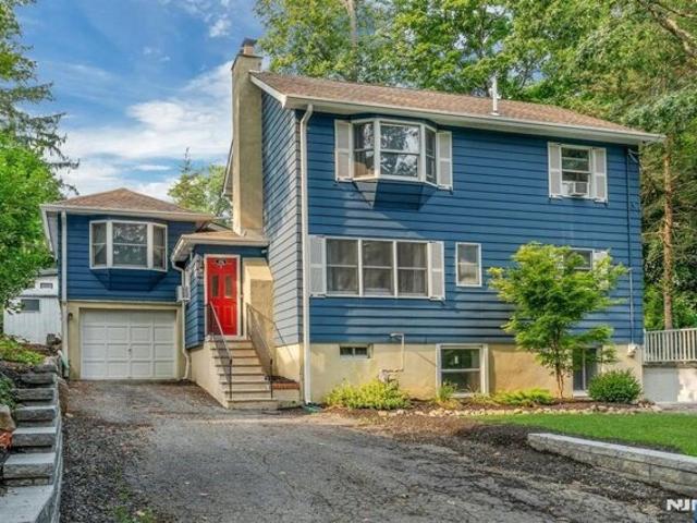Lakeview Ave, Ringwood, Home For Sale