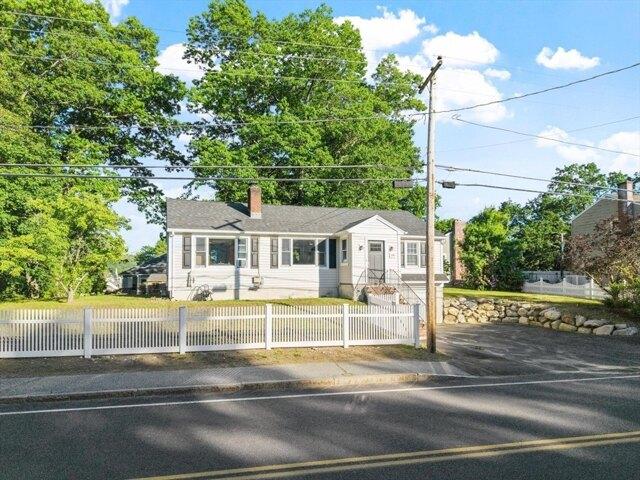 Lakeview Ave, Tyngsborough, Home For Sale