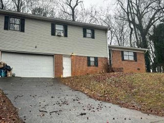 Lakeview Cir