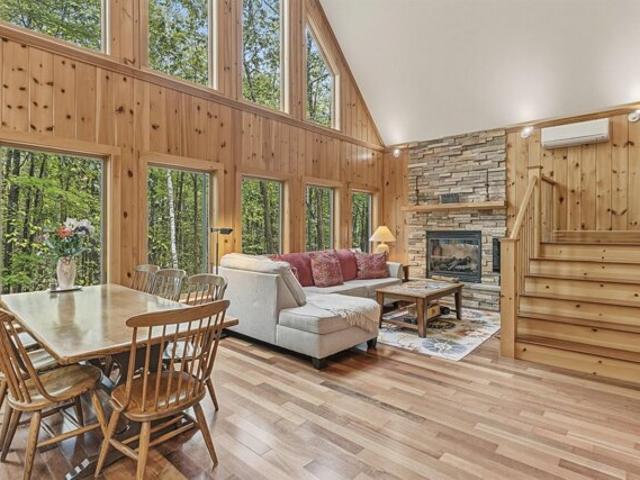 Lakeview Cir, Frye Island, Home For Sale