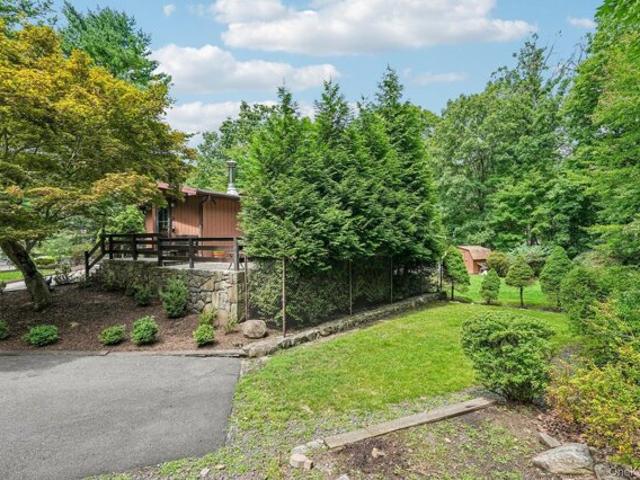 Lakeview Dr, Tomkins Cove, Home For Sale