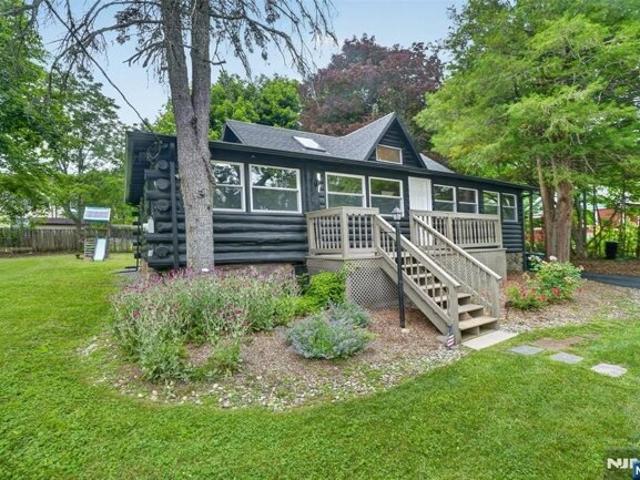Lakeview Dr, West Milford, Home For Sale