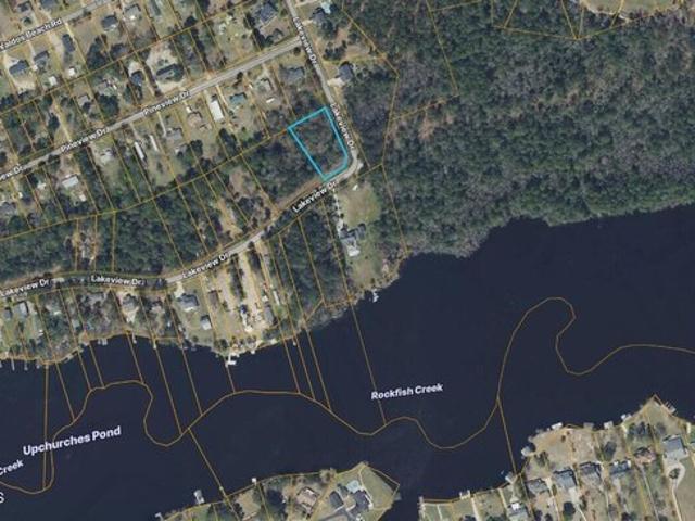 Lakeview Dr, Fayetteville, NC 28306
