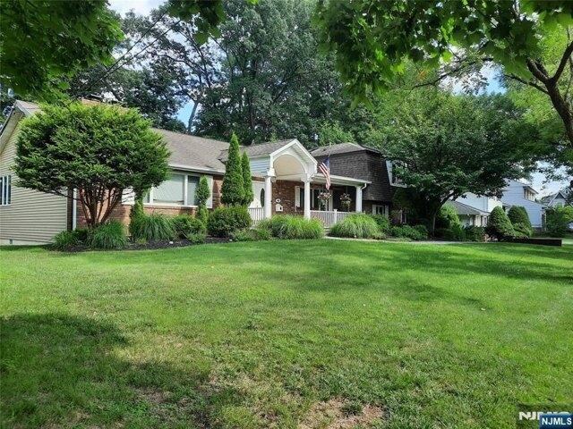Lakeview Dr, Oradell, Home For Sale