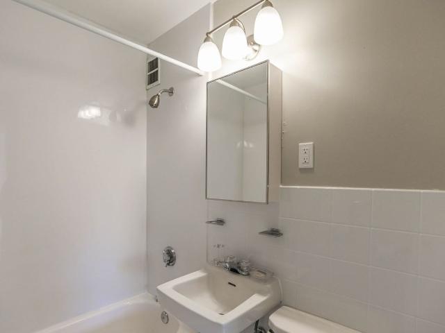 Lakeview Gardens Apartments 1 Bedroom Apartment for Rent at 8 Lakeview Gdns, Natick, MA 01760