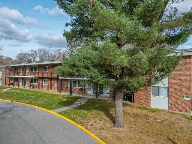 Lakeview Gardens Apartments 2 Bedroom Apartment for Rent at 8 Lakeview Gdns, Natick, MA 01760