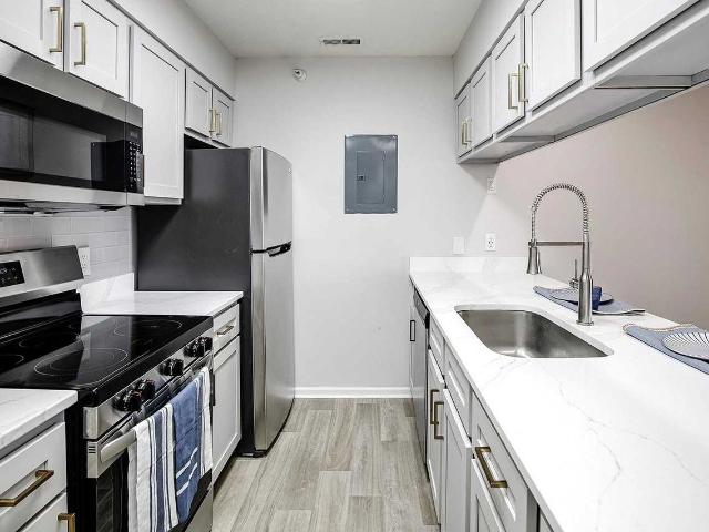 Lakeview Park 2 Bedroom Apartment for Rent at 510 Surfside Dr, Lincoln, NE 68528