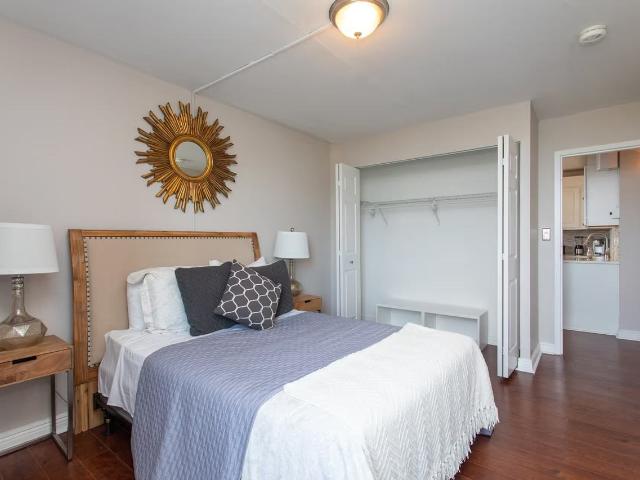 Lakeview Residences 1 Bedroom Apartment for Rent at 1037 Howell Pl, Aurora, IL 60505 Southeast Aurora