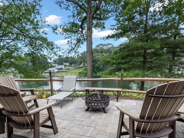 Lakeview St, Southwick, Home For Sale