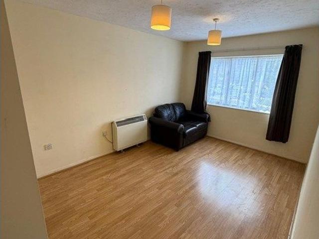 Lapwing Court, London NW9, 1 bed flat to rent, £1,400 pcm | PrimeLocation
