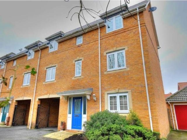 Lapwing Drive, Norwich NR8, 4 bed semi detached house to rent, £1,555 pcm | PrimeLocation