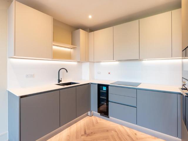 Lapidge Drive, Springfield Village. 2 bed flat to rent £2,750 pcm £635 pw