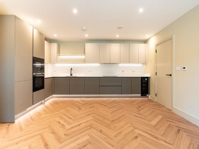 Lapidge Drive, Wandsworth SW17, 2 bed flat to rent, £2,500 pcm | PrimeLocation