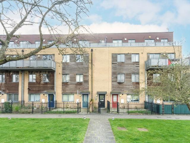 Lapis Close, Ealing NW10, 2 bed flat to rent, £2,201 pcm | PrimeLocation