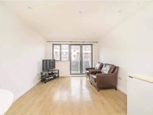 Lapis Close, London NW10 1 bed flat to rent £1,700 pcm £392 pw
