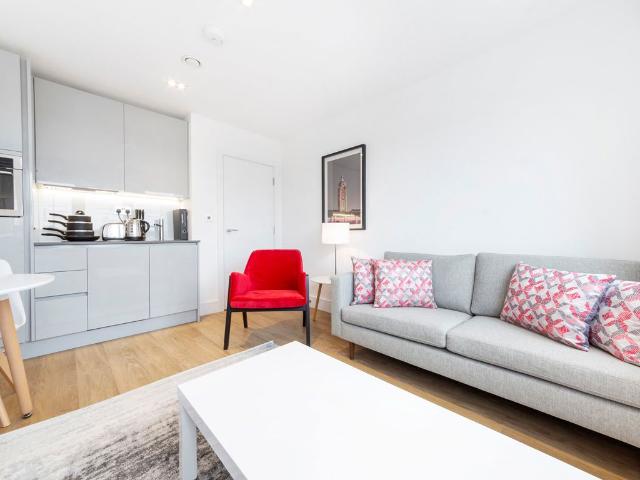 Laporte Way, Luton LU4, 1 bed flat to rent, £1,100 pcm | PrimeLocation