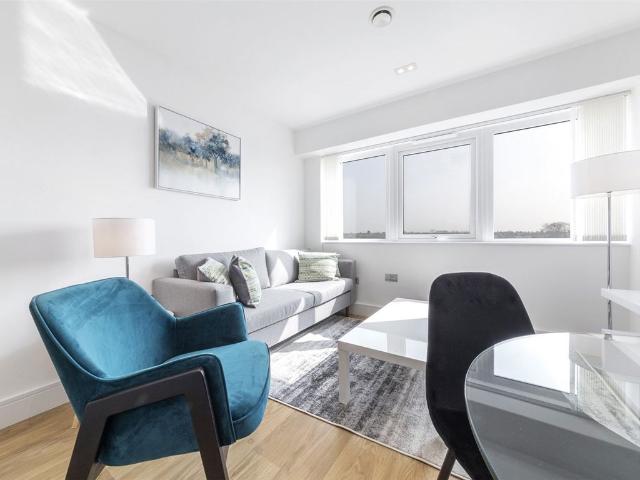 Laporte Way, Luton LU4, 1 bed flat to rent, £1,150 pcm | PrimeLocation