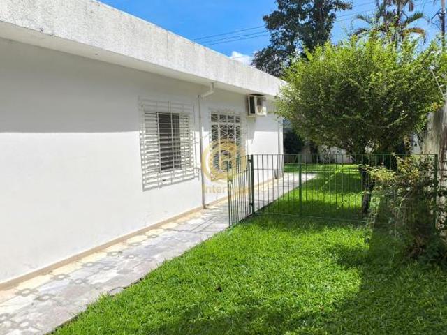 Lar dos sonhos em Jacareí SP: Casa à venda na Cidade Jardim! 3 quartos, 1 suíte, 1 sala, 3 banheiros