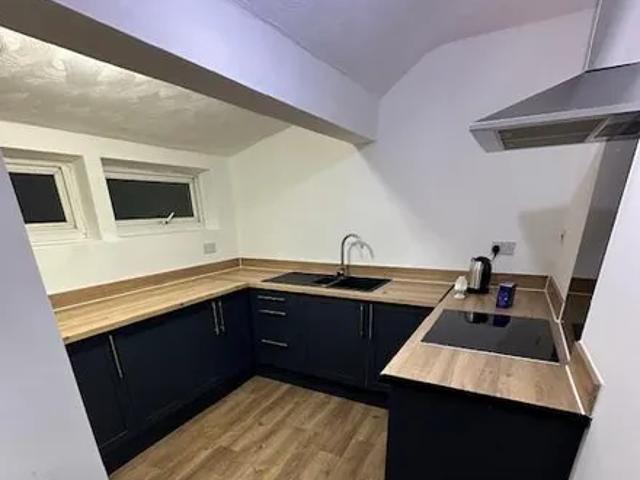 Lara Restaurant, 35 Wilmslow Road, Victoria Park, Manchester, M14 5TB, United Kingdom | 4 bed apartment for rent #138695739 | Rentberry