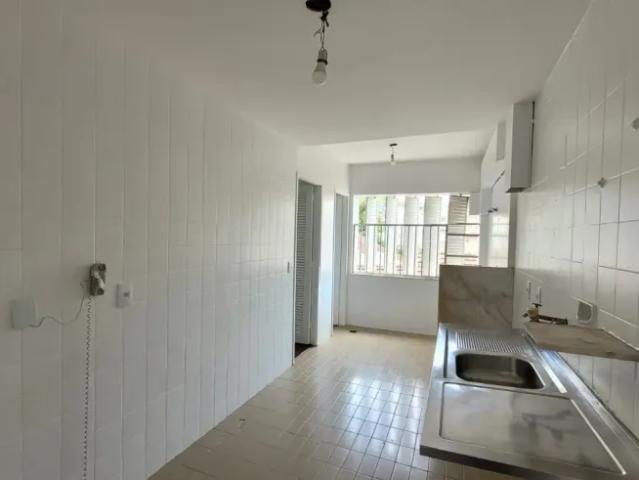 Laranjeiras Rua Alice, salão, 3 quartos com vaga
