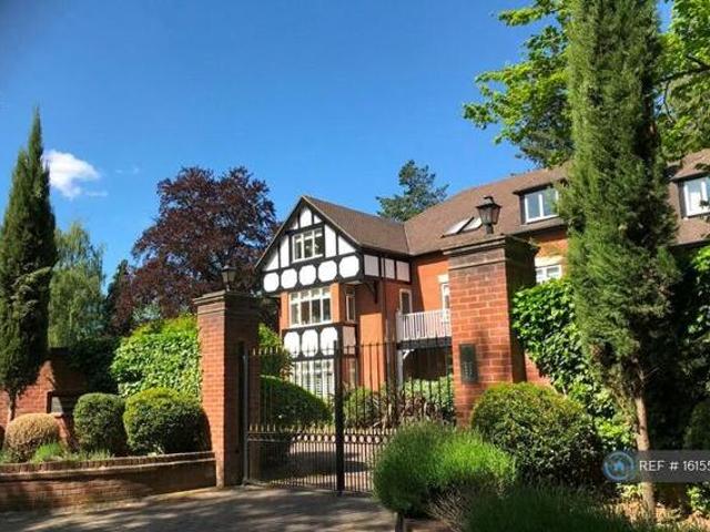 Larch Avenue, Ascot, 2 Bedroom Flat