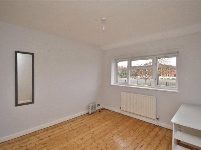 Larch Avenue, Guildford, Surrey GU1, Room to rent, £800 pcm | PrimeLocation