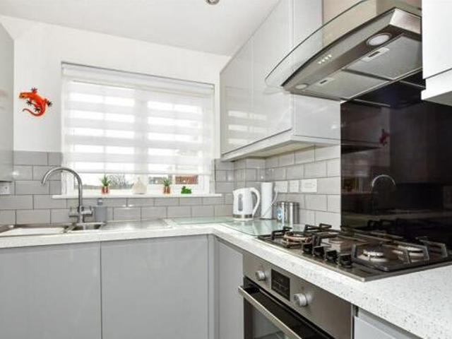 Larch Close, Hersden, 2 Bedroom End