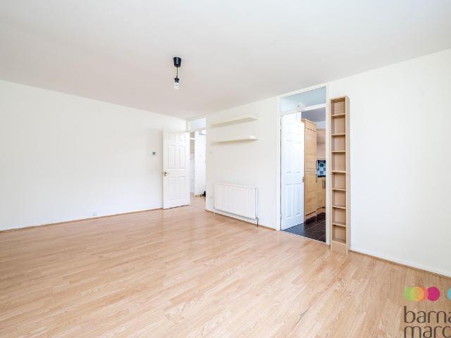 Larch Close, New Southgate N11, 2 bed flat to rent, £1,700 pcm | PrimeLocation