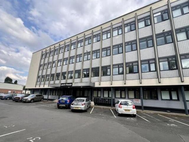 Larch House, High Street, 2 Bedroom Flat