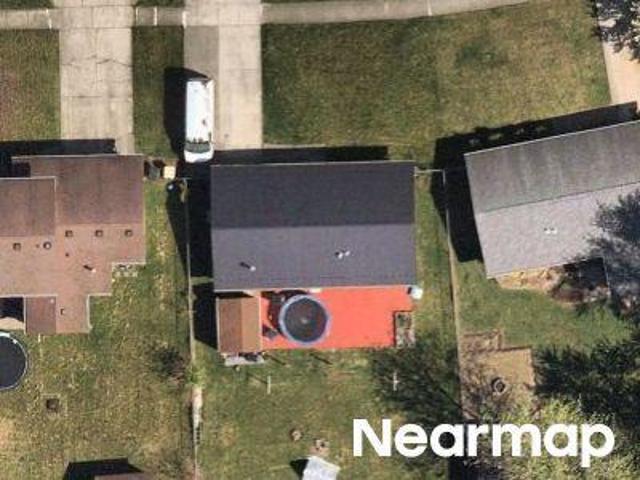 Larch Ln