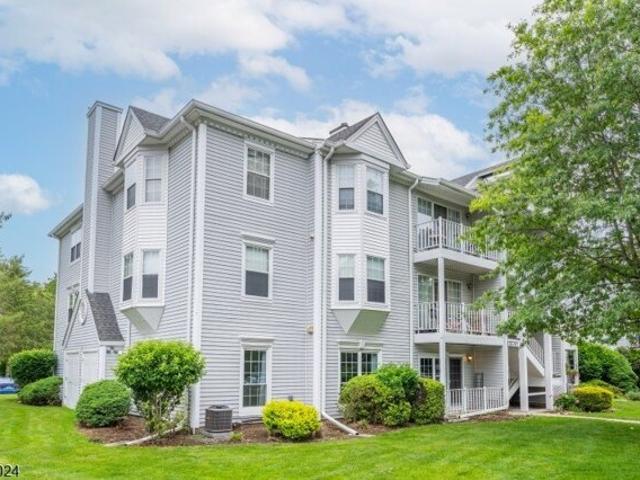 Larch Ln, Mahwah, Condo For Sale