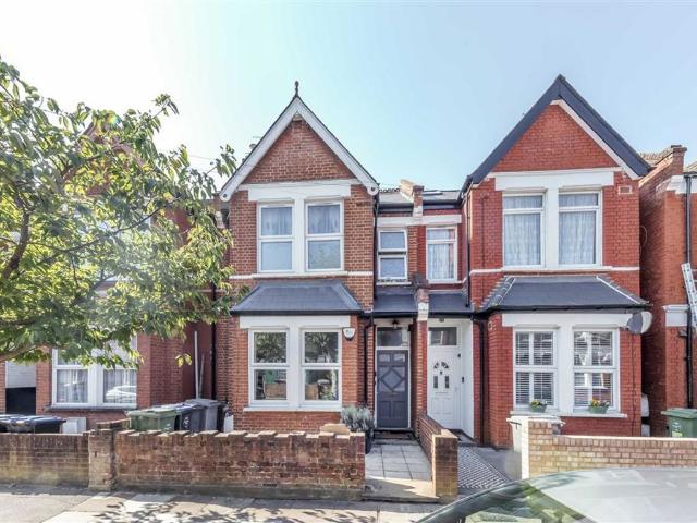 Larch Road, Cricklewood NW2, 2 bed flat to rent, £2,297 pcm | PrimeLocation