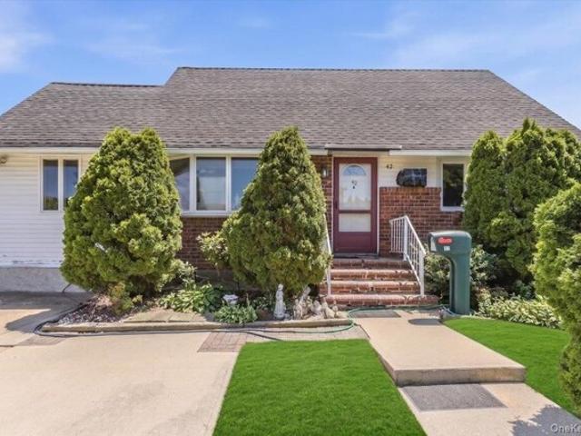 Larch St, Hicksville, Home For Sale