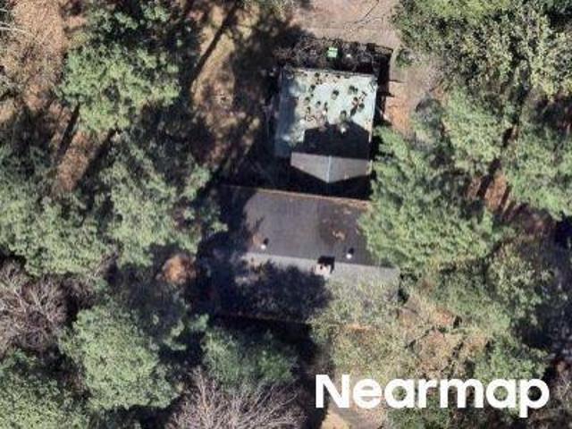Larchmont Dr