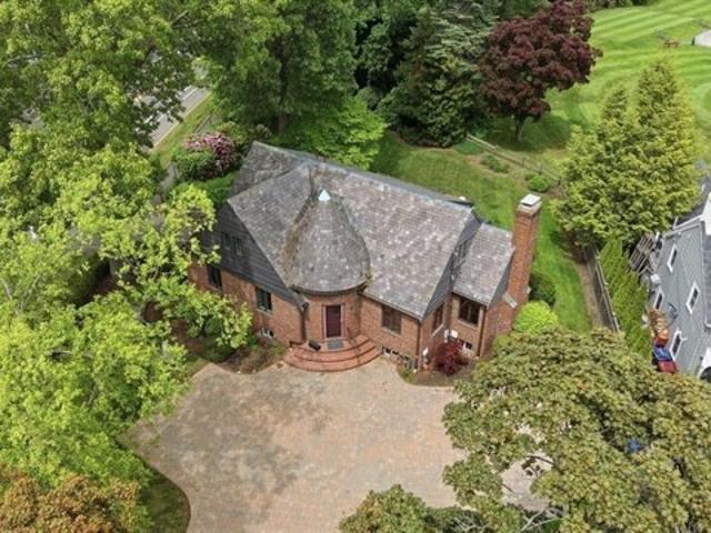 Larchmont Rd, Melrose, Home For Sale