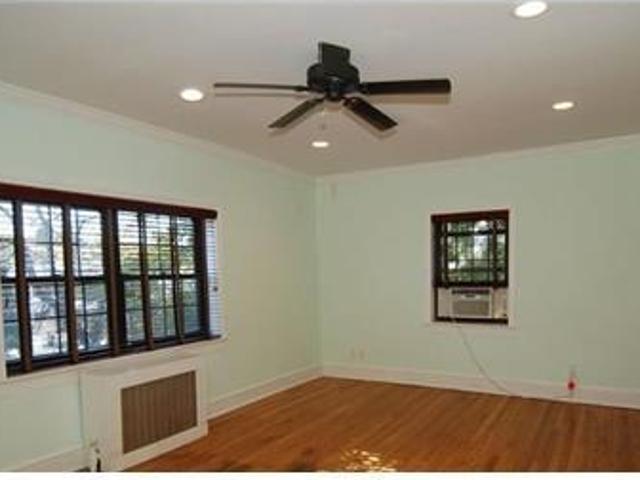 Larchmont Village with parking included. Parking Available!