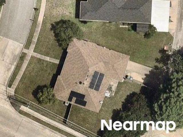 Larchbrook Dr
