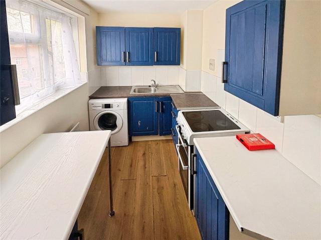 Larches Lane, Wolverhampton, West Midlands WV3, 2 bed flat to rent, £795 pcm | PrimeLocation