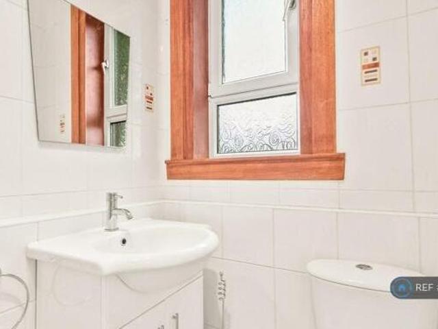 Larchfield Avenues, Glasgow, 3 Bedroom Flat