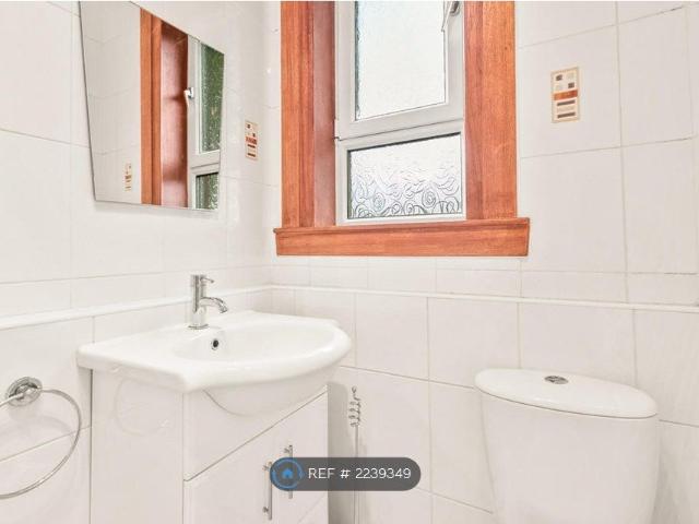 Larchfield Avenues, Glasgow G14, 3 bed flat to rent, £1,350 pcm | PrimeLocation