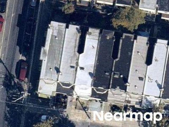 Larchwood Ave