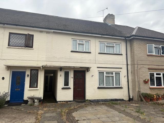 Larchwood Drive, Englefield Green, Egham, Surrey, TW20 – Nevin And Wells