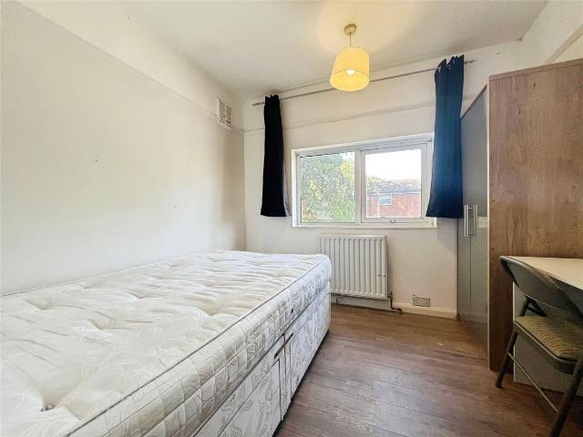 Larchwood Drive, Englefield Green, Egham, Surrey TW20, Room to rent, £550 pcm | PrimeLocation