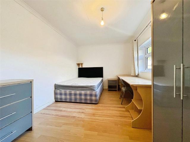 Larchwood Drive, Englefield Green, Egham, Surrey TW20, Room to rent, £650 pcm | PrimeLocation