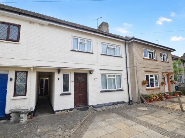 Larchwood Drive, Egham TW20, 5 bed terraced house to rent, £2,500 pcm | PrimeLocation