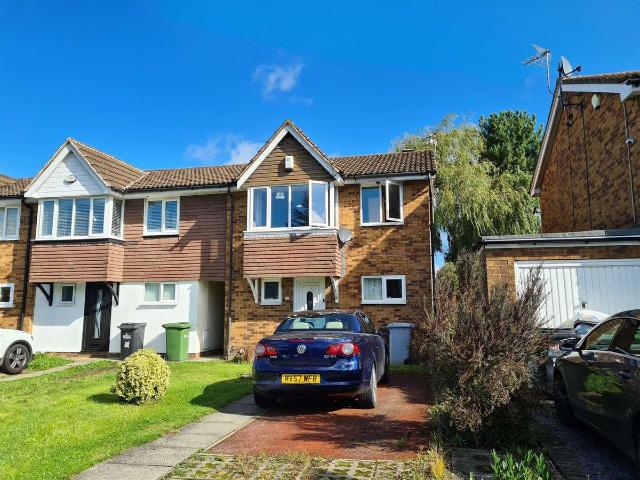 Larchwood Drive, Wilmslow, Cheshire SK9, 3 bed property to rent, £1,450 pcm | PrimeLocation