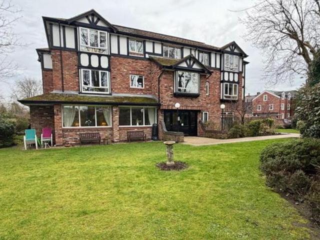 Larchwood, The Crescent, 1 Bedroom Flat