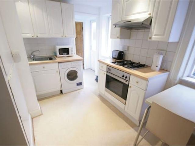 Larcom Street, Elephant & Castle, London SE17, 2 bed flat to rent, £2,350 pcm | PrimeLocation