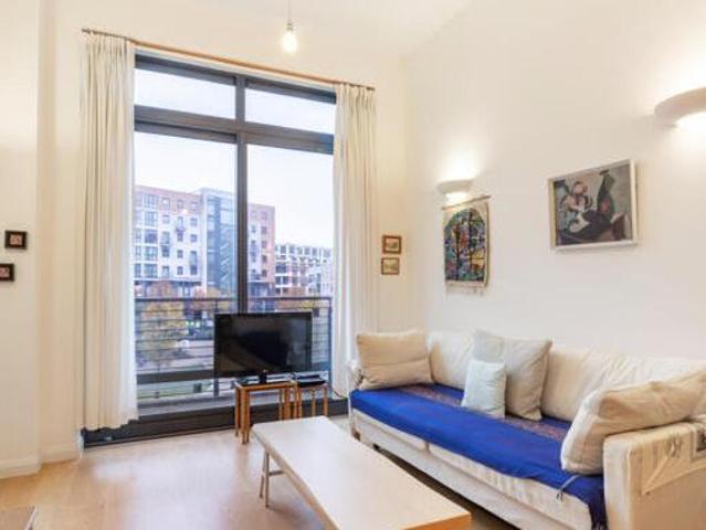 Larden Road, London, 1 Bedroom Flat